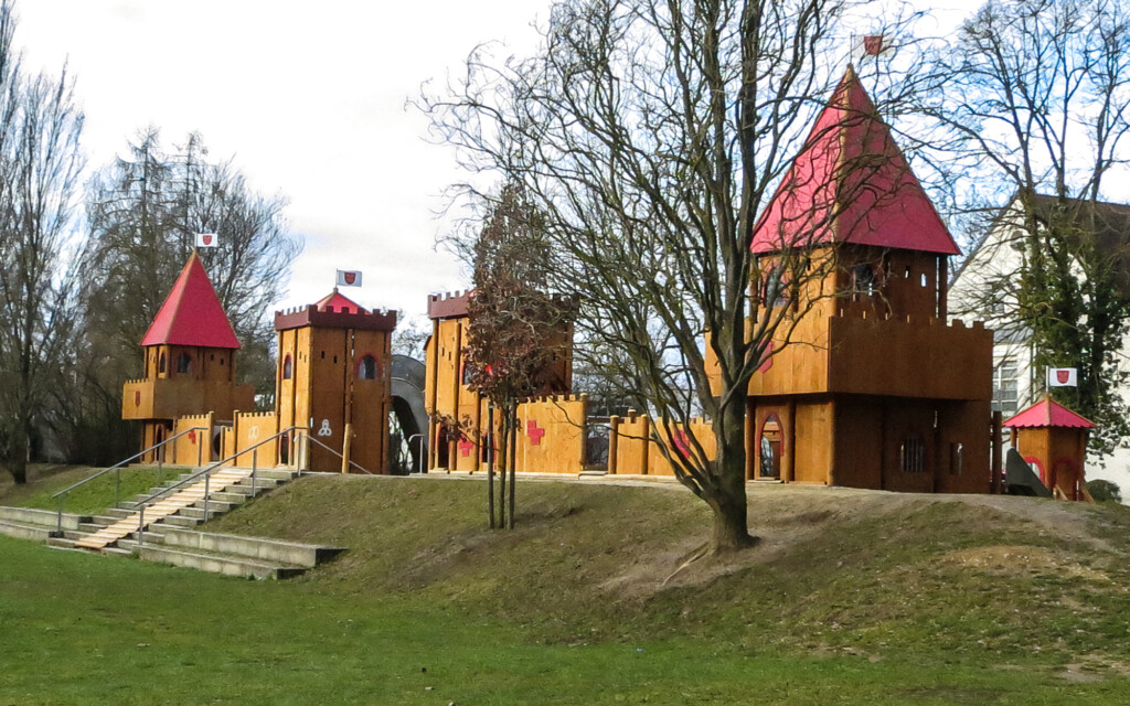 ABC-TEAM | Spielplatz Ritterburg